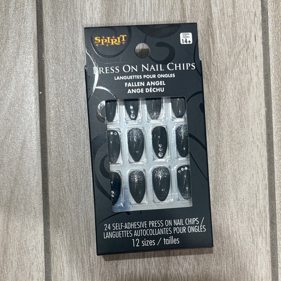Spirit | Accessories | Spirit Fallen Angel Press On Nail Chips Black ...